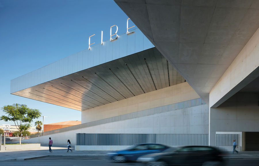 Recinto ferial por María Morales | ArchDaily