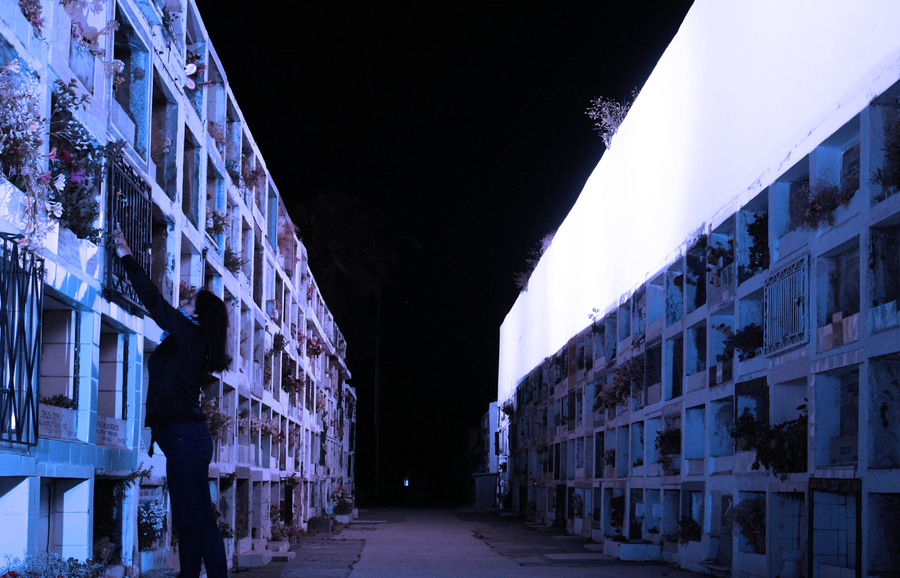 Cementerios de brian ferla loaiza | ArchDaily