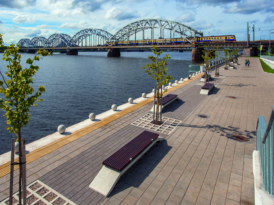 Riverfront Promenade by ahmed abouelenein | ArchDaily