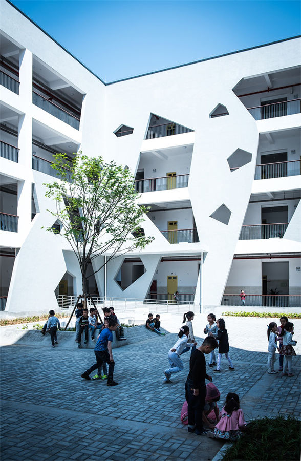 primary school by Vania Karwan | ArchDaily