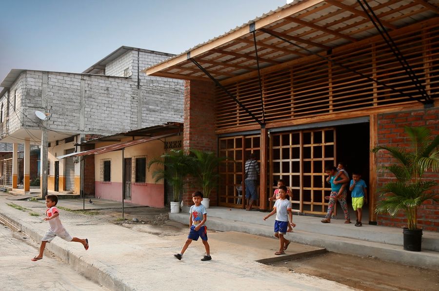 Centro Comunitario de Jazmin Cristaldo | ArchDaily