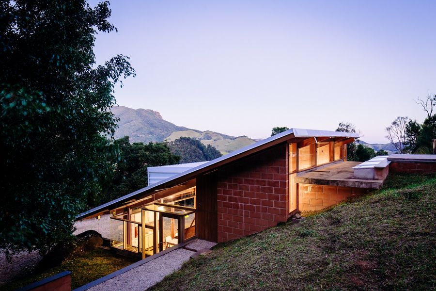 half slope house by Denise Cornea Stefanescu | ArchDaily