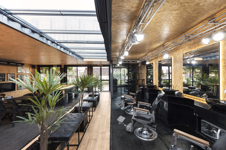 Barbearia em Container por Jonathan Coutinho | ArchDaily