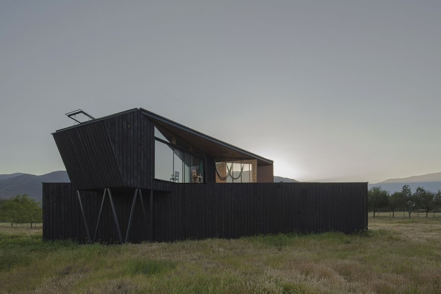 brilliant stacked shape house 由 Julie Naslund | ArchDaily