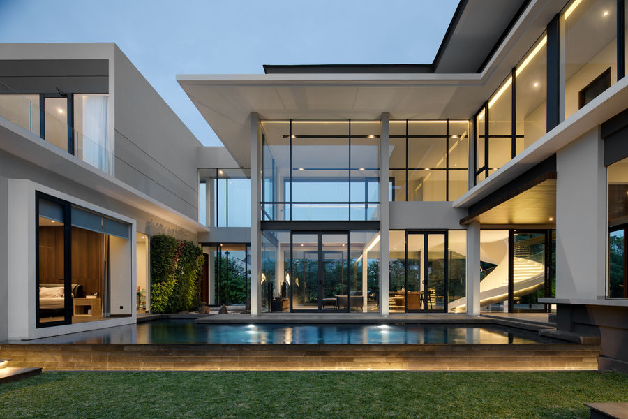 2 story glass house de bdillard44 | ArchDaily
