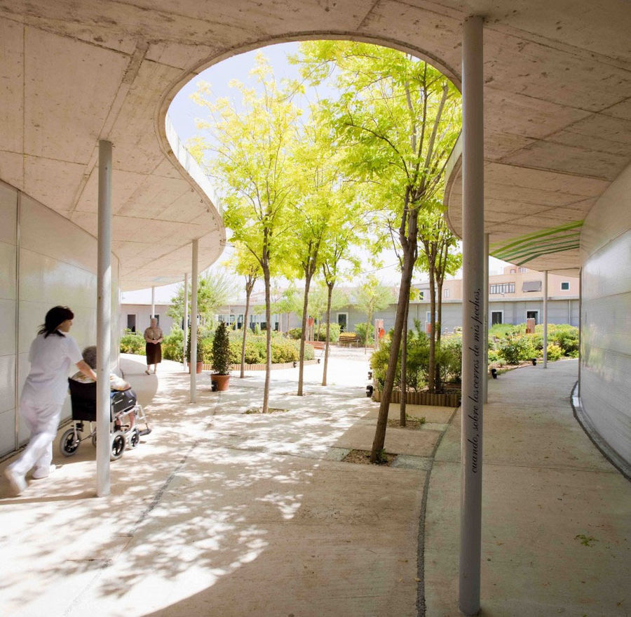 RESIDENCIAS PARA ADULTOS MAYORES por Javier Mañana | ArchDaily