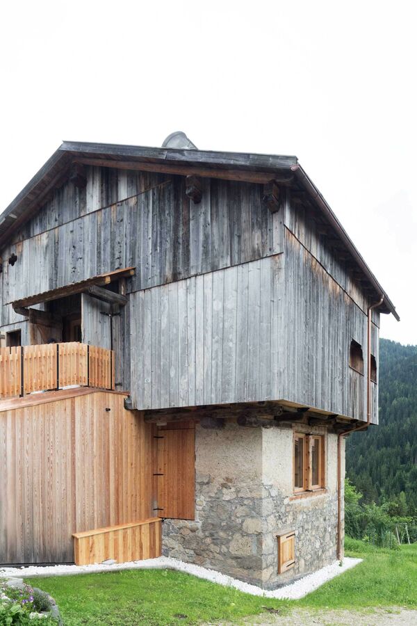 Voladizo de madera de Carmen Marrero | ArchDaily