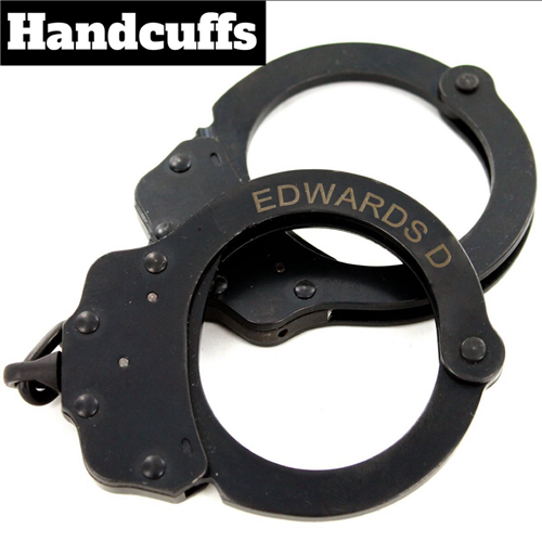 handcuffs | ArchDaily